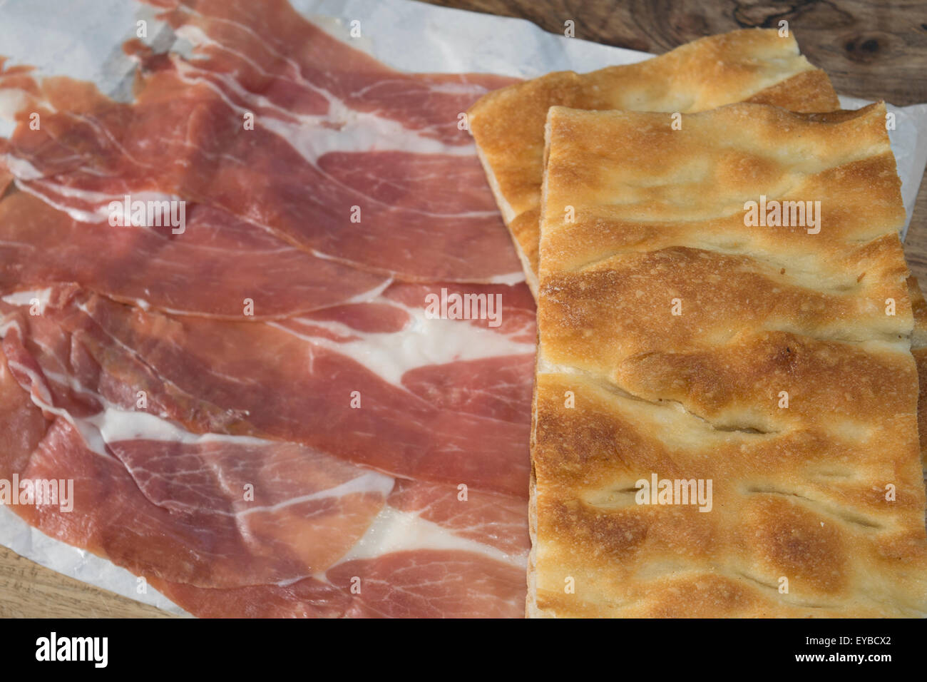 White pizza hi-res stock photography and images - Alamy