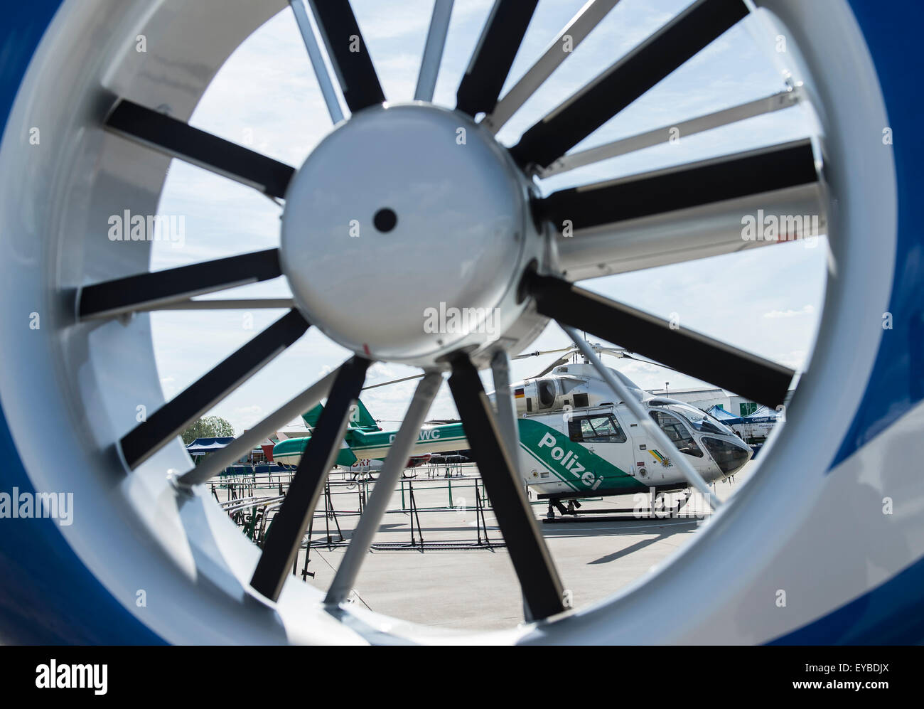 Mcdonnell douglas md 902 explorer hi-res stock photography and images ...