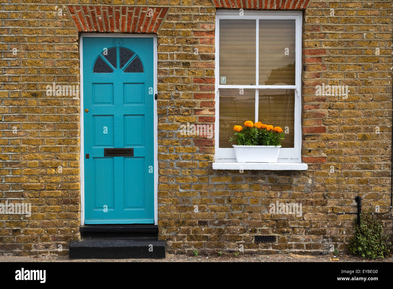 Picturesque house fronts hi-res stock photography and images - Alamy