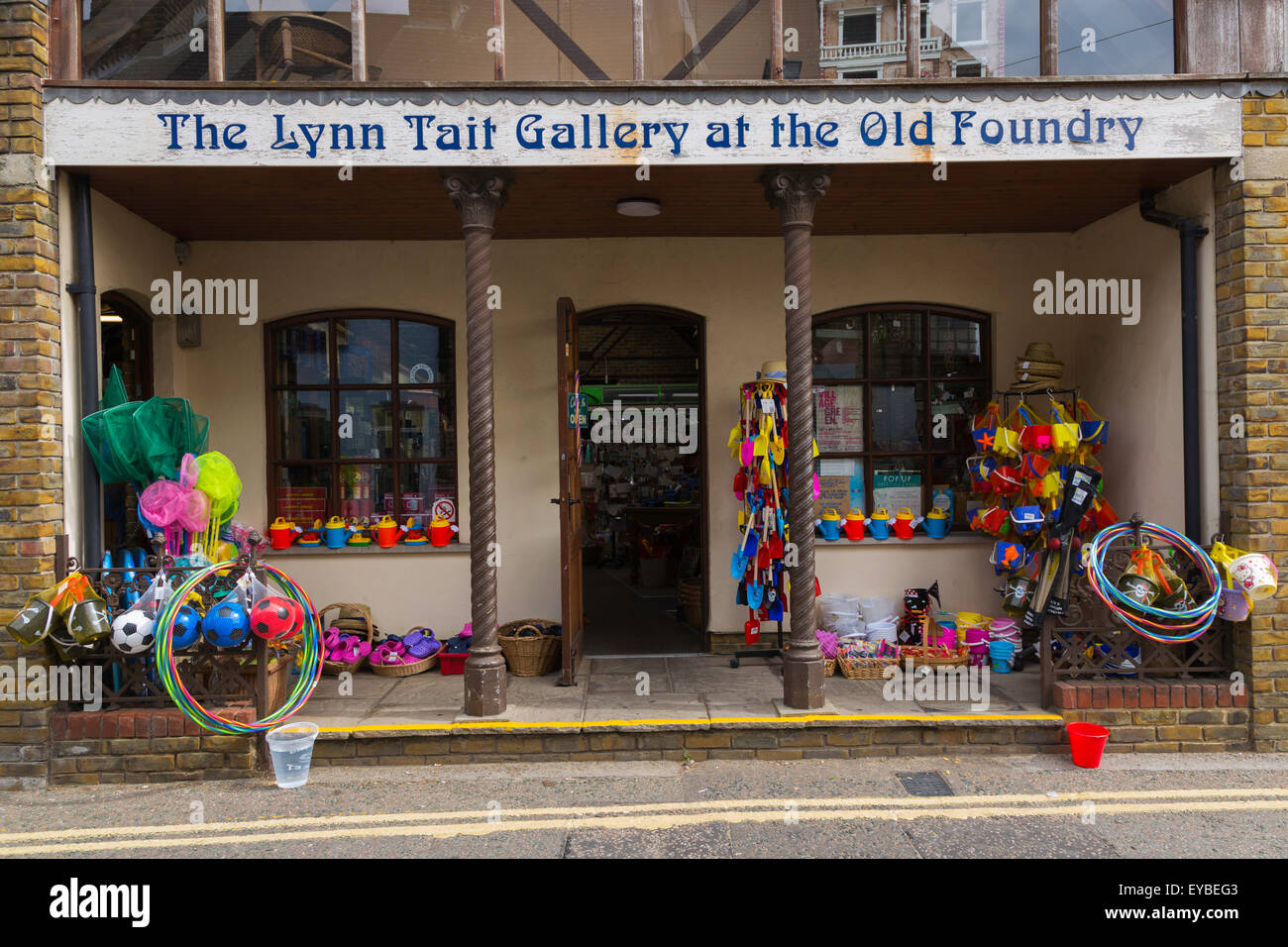 Gift Shop Frontage Stock Photo - Alamy