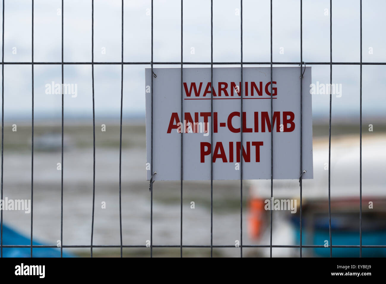 Warning Sign on Wire SecurityFencing Stock Photo - Alamy
