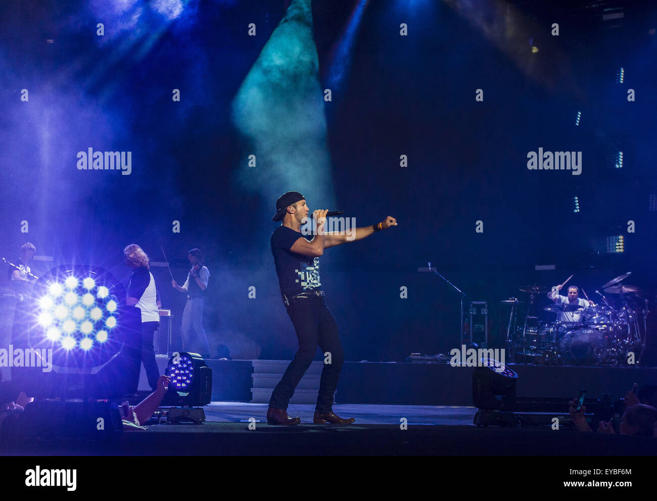 Indianapolis, Indiana, USA. 24th July, 2015. LUKE BRYAN performs at ...