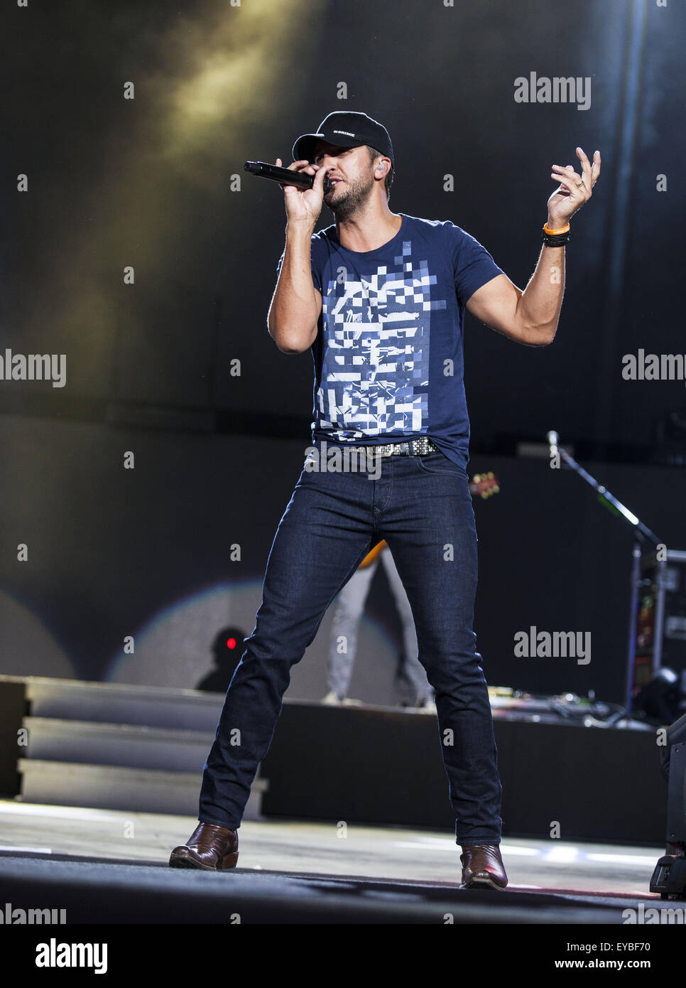 Indianapolis, Indiana, USA. 24th July, 2015. LUKE BRYAN performs at ...