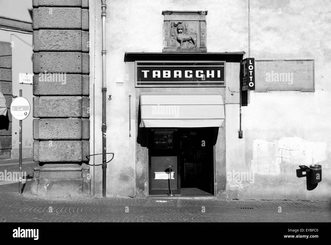 Tobacco shop in bar hi-res stock photography and images - Alamy