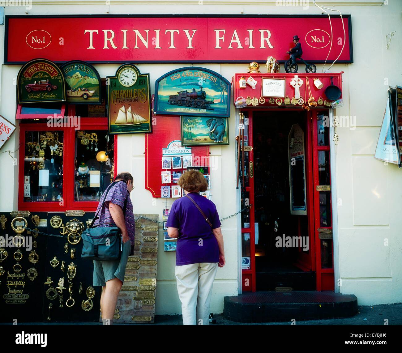Nassau street dublin hi-res stock photography and images - Alamy