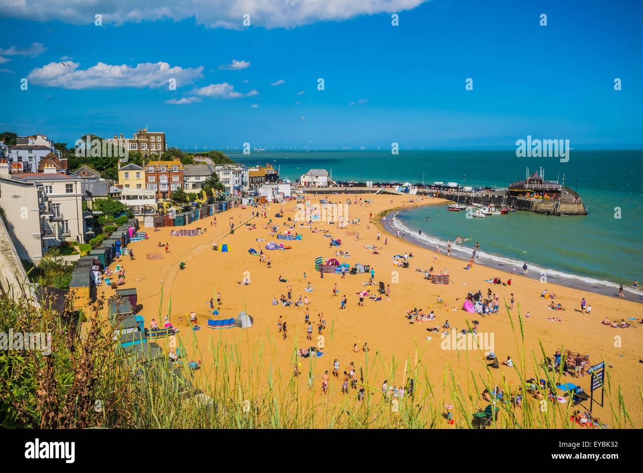The beach of Viking Bay, Broadstairs, Kent Stock Photo - Alamy