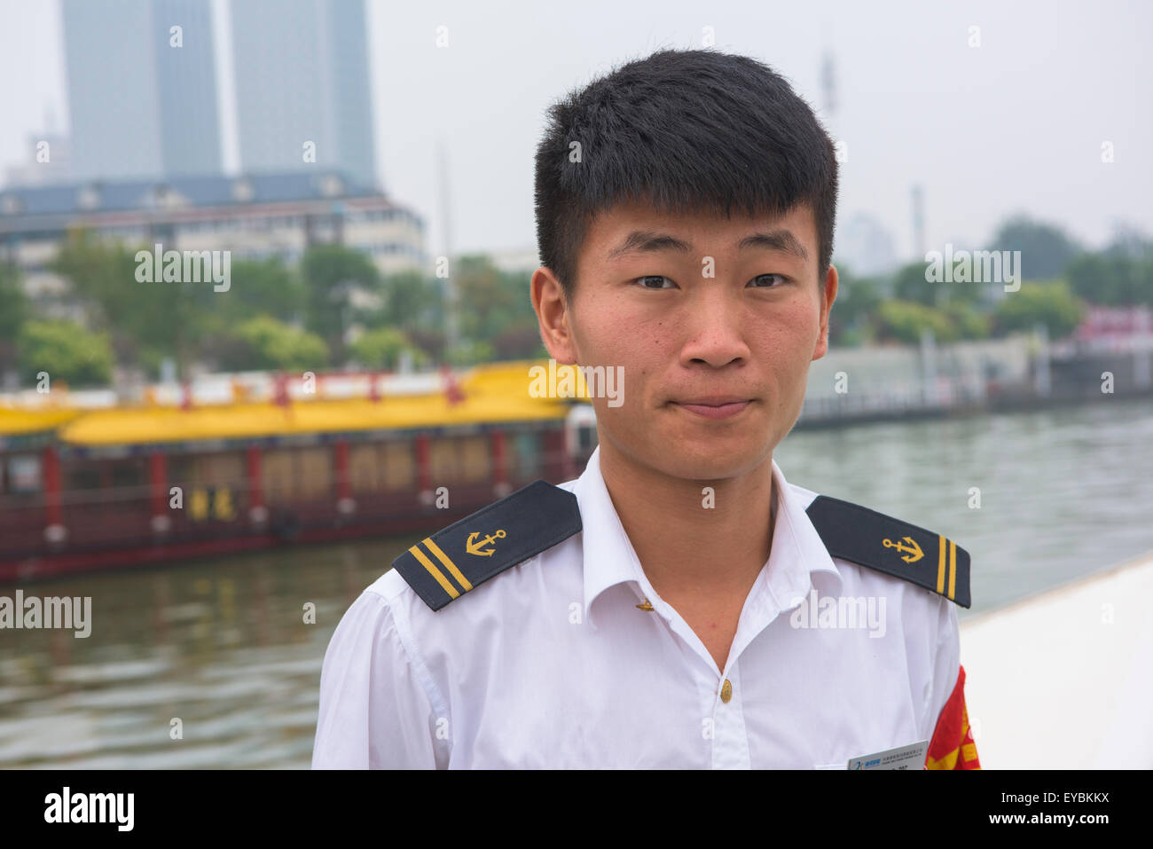 Tour boat crew hi-res stock photography and images - Alamy