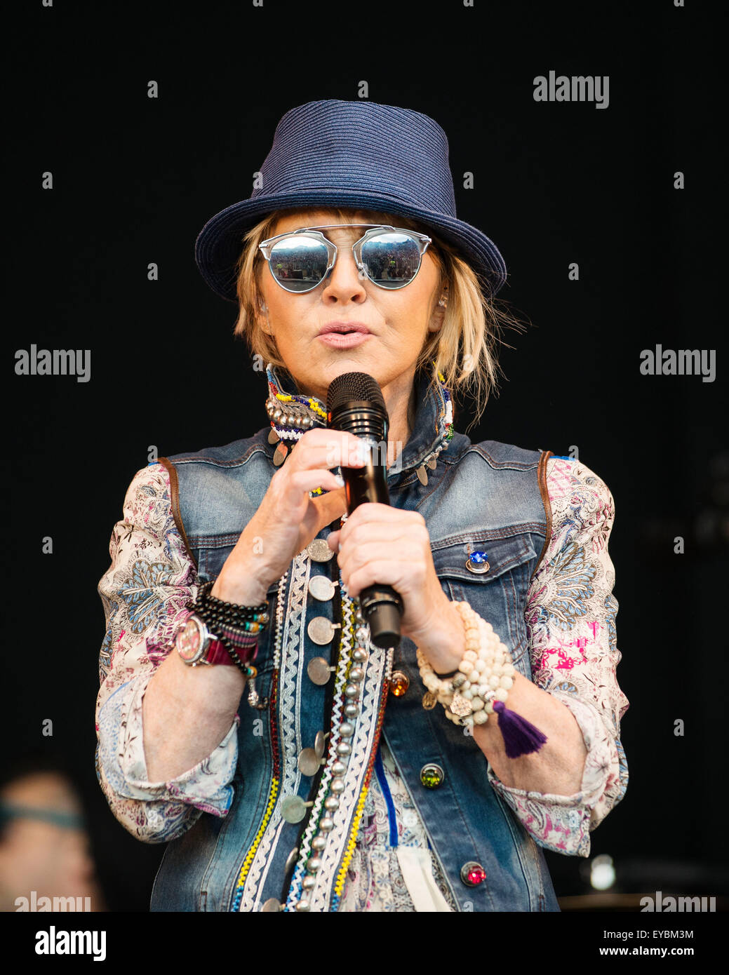 Lulu singing hi-res stock photography and images - Alamy