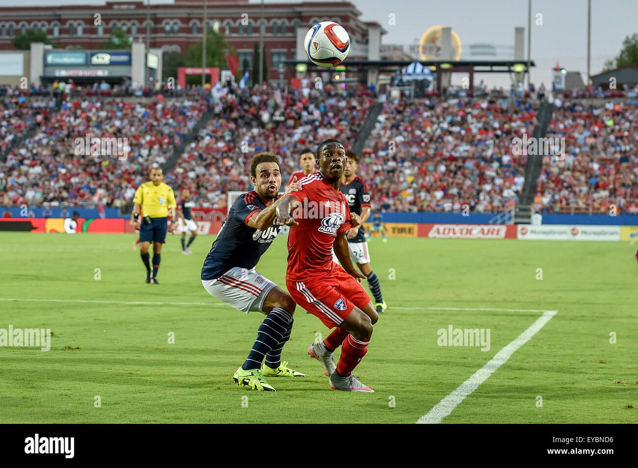 JUL 4 2015:.FC Dallas forward Fabian Castillo (11) races to the ball as ...
