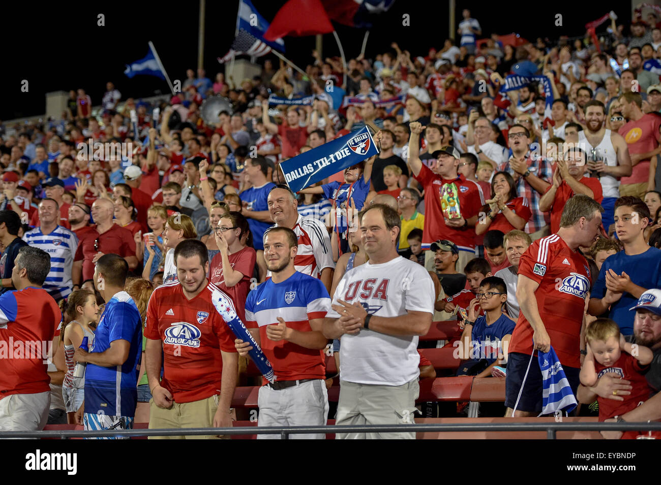 JUL 4 2015:.FC Dallas fans cheer as FC Dallas forward Fabian Castillo ...