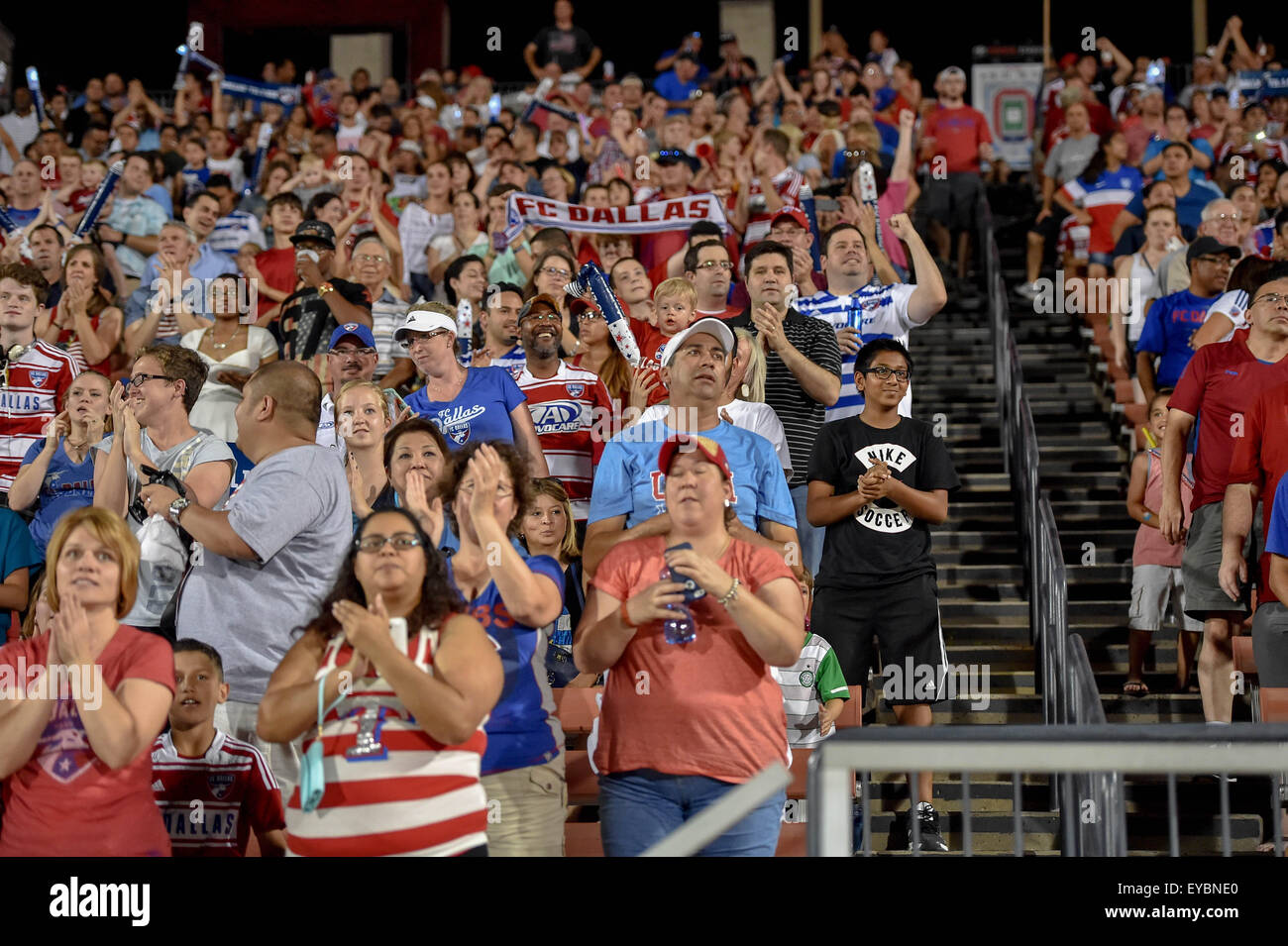 JUL 4 2015:.FC Dallas fans cheer as FC Dallas forward Fabian Castillo ...