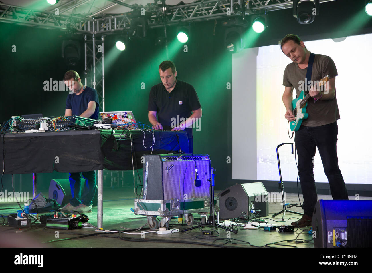 Electronic artists hi-res stock photography and images - Alamy