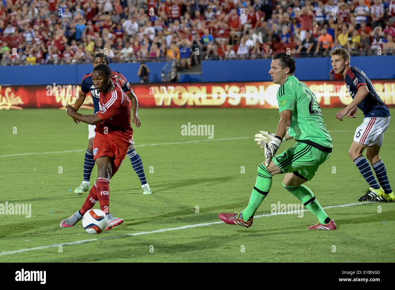 JUL 4 2015:.FC Dallas forward Fabian Castillo (11) gets the rebound as ...