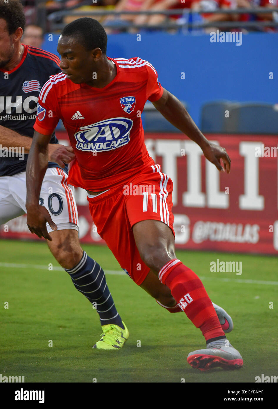 JUL 4 2015:.FC Dallas forward Fabian Castillo (11) with the ball as he ...