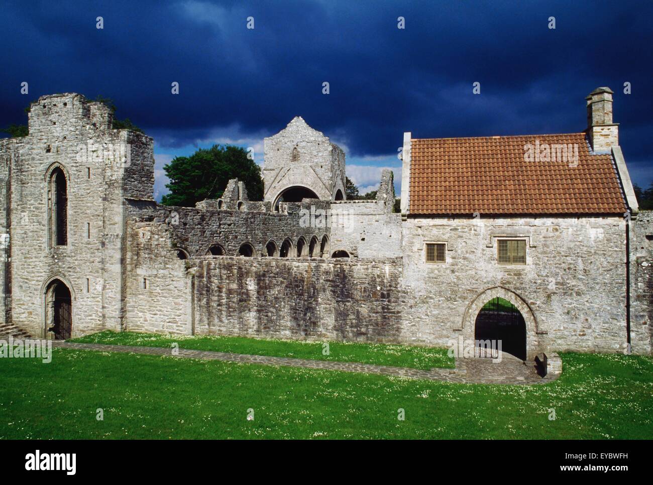 Boyle Boyle Abbey High Resolution Stock Photography and Images - Alamy