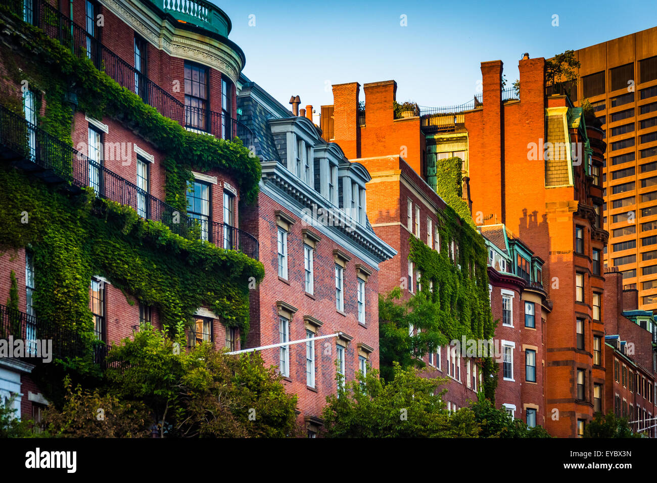 Street light buildings architecture hi-res stock photography and images ...