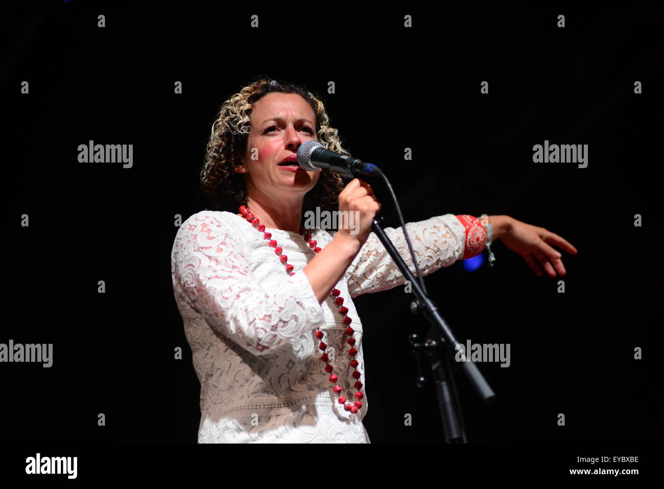 Singer kate rusby hi-res stock photography and images - Alamy