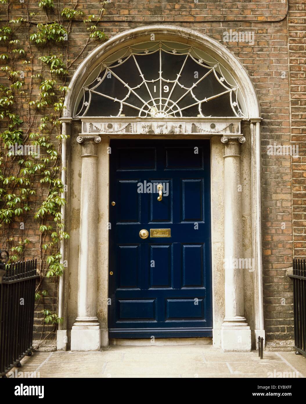 Georgian Door, Fitzwilliam Square, Dublin, Ireland Stock Photo - Alamy