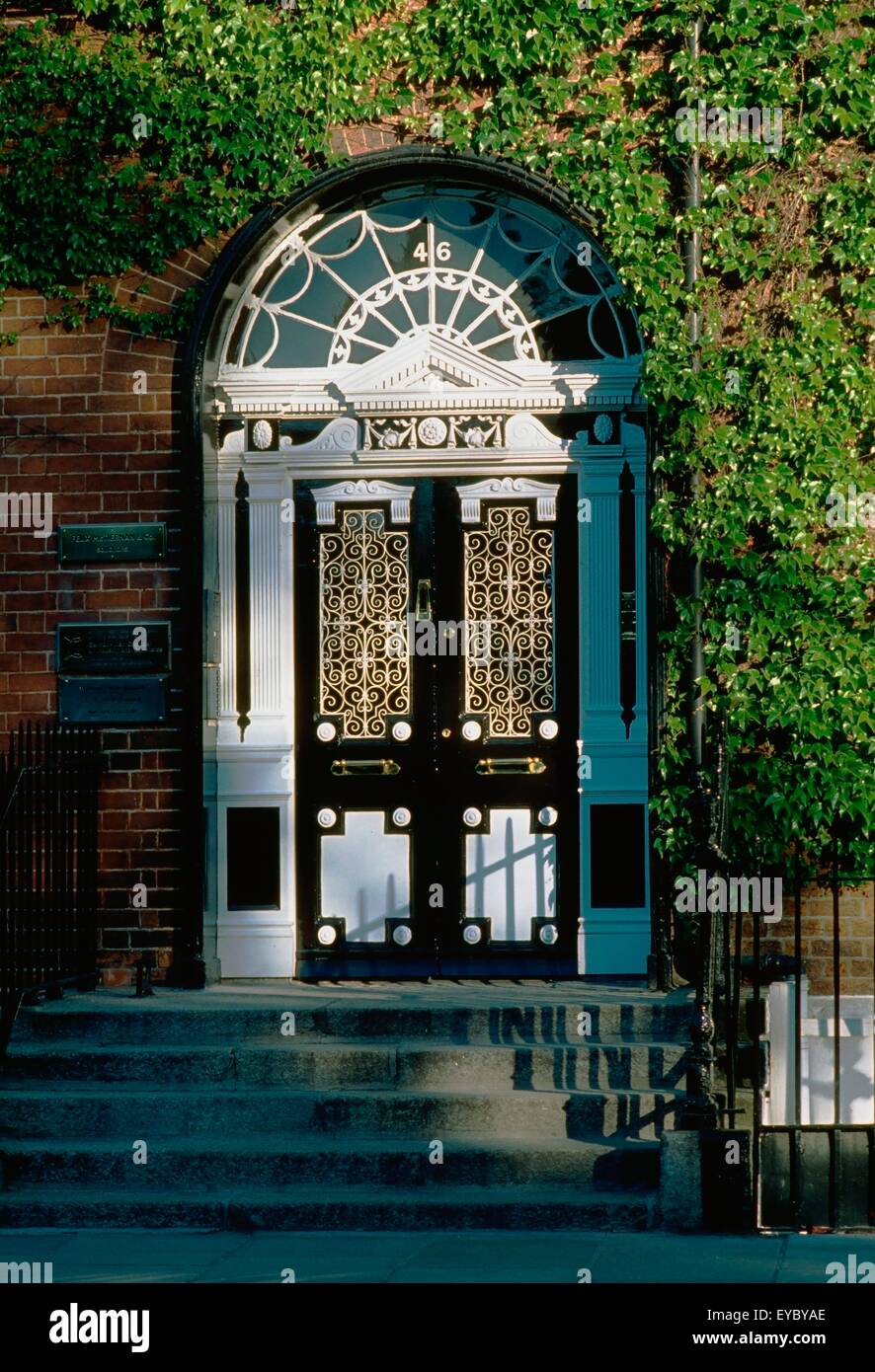 Dublin, Georgian Door, Fitzwilliam Square Stock Photo - Alamy