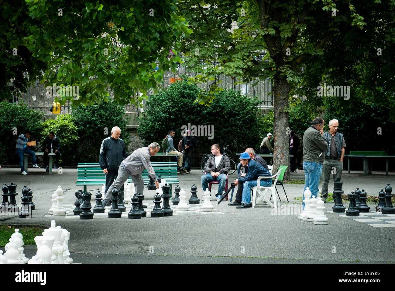 Street chess hi-res stock photography and images - Alamy