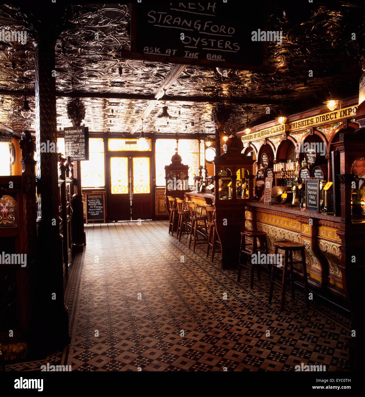 The Crown Bar, Belfast, Ireland Stock Photo - Alamy