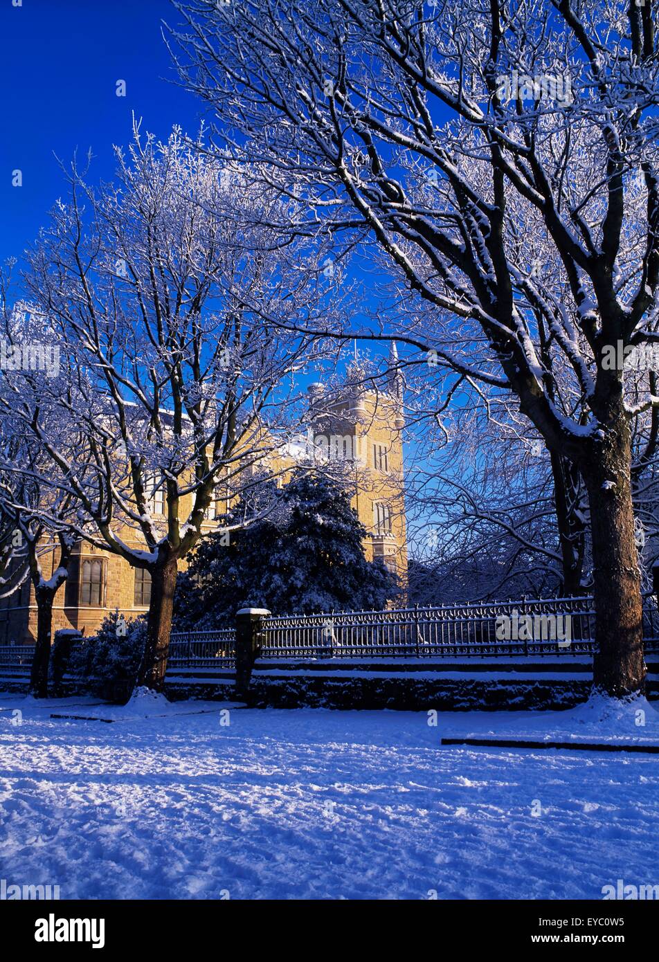 Irish Snow Scenes, Co Derry - Apprentice Boys, Memorial Hall Stock ...