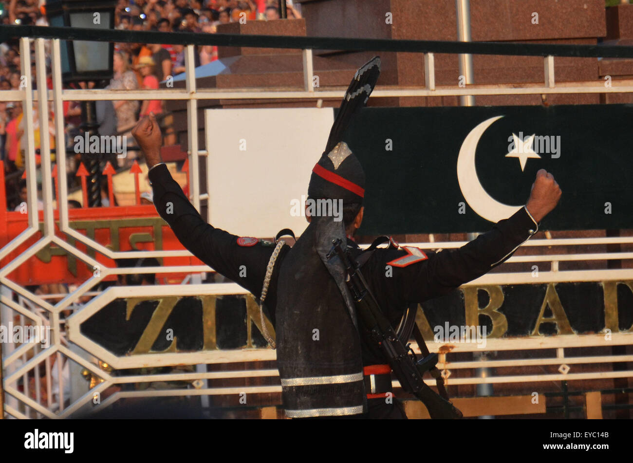 Lahore, Pakistan. 26th July, 2015. Pakistani ranger during a daily ...