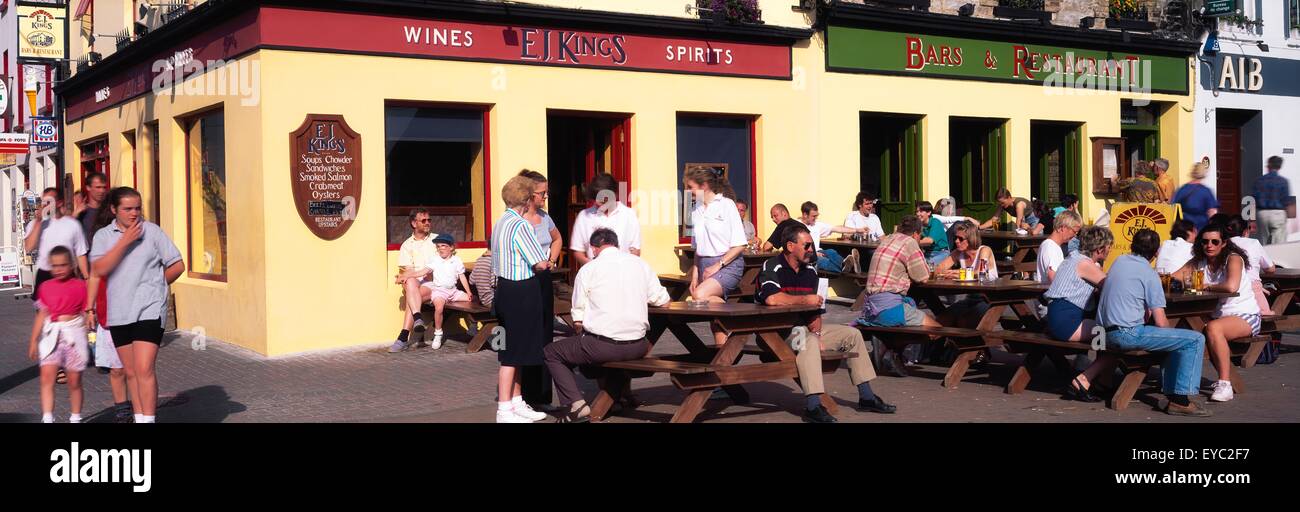 Outside of a pub hi-res stock photography and images - Alamy