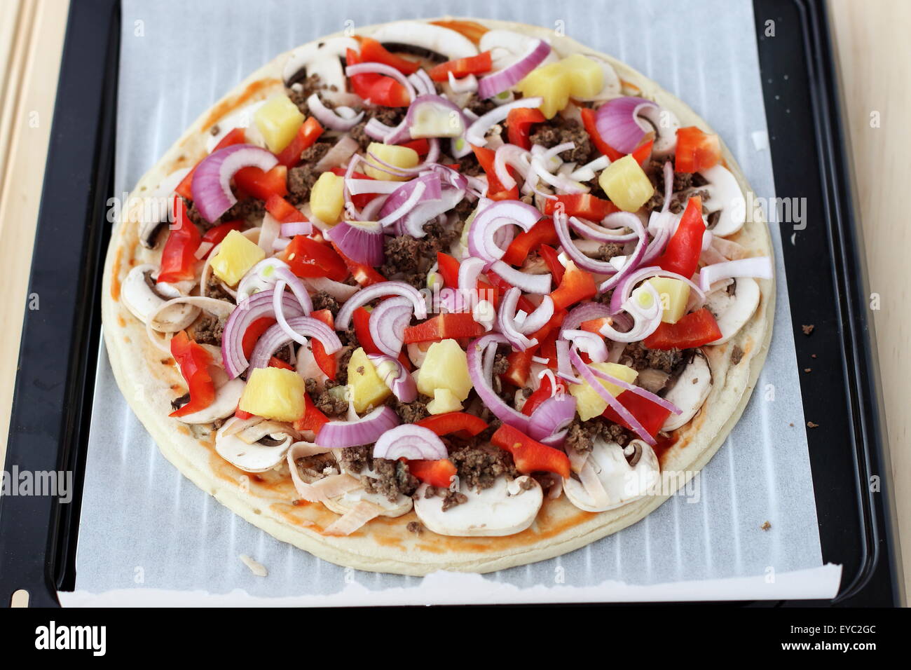 Uncooked pizza hi-res stock photography and images - Alamy