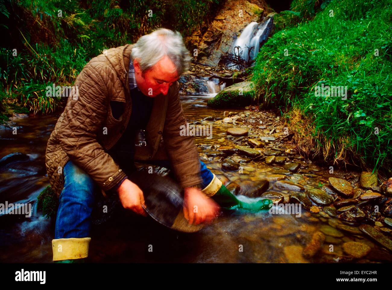 Man gold panning hi-res stock photography and images - Alamy