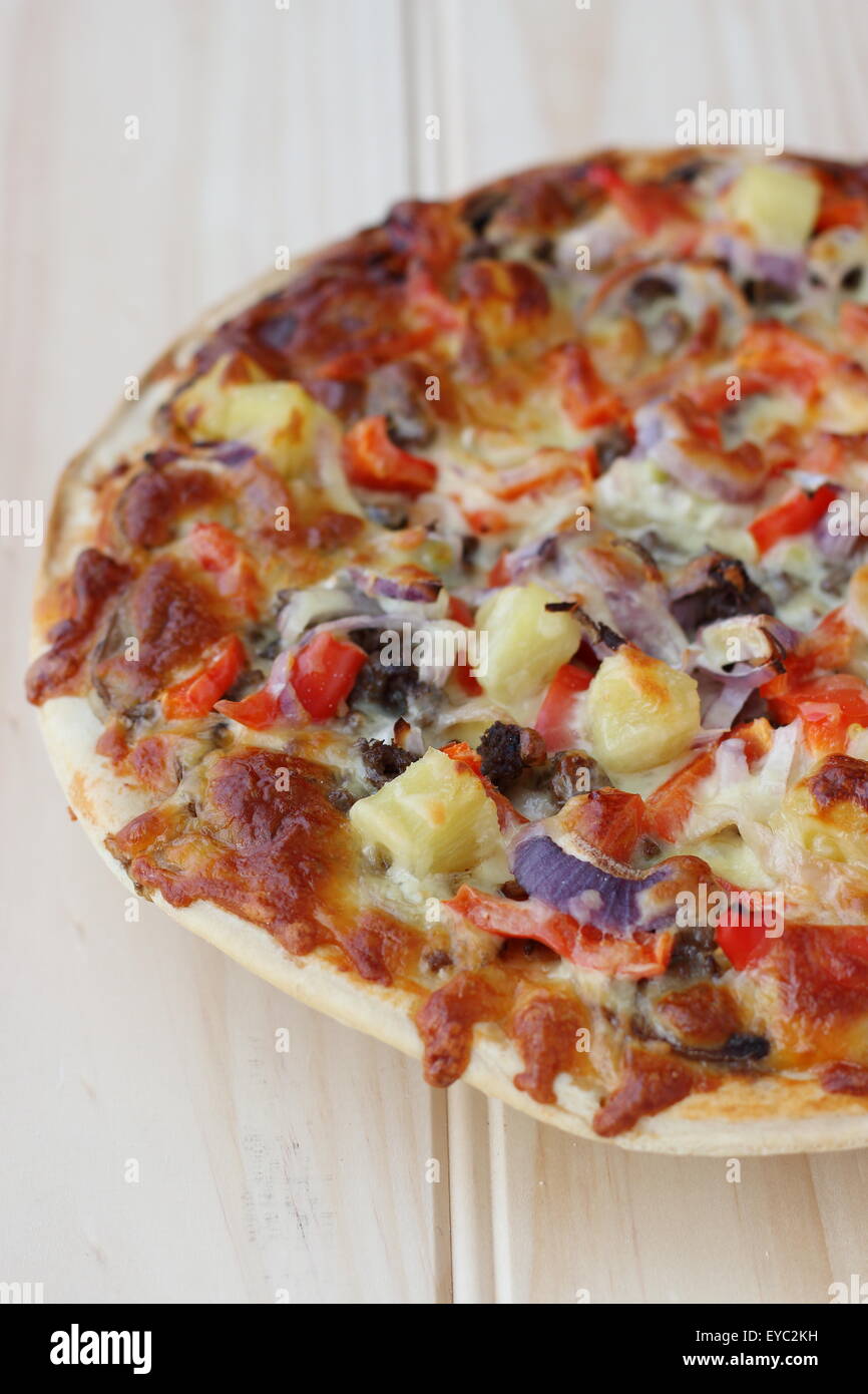 Cooked pizza hi-res stock photography and images - Alamy