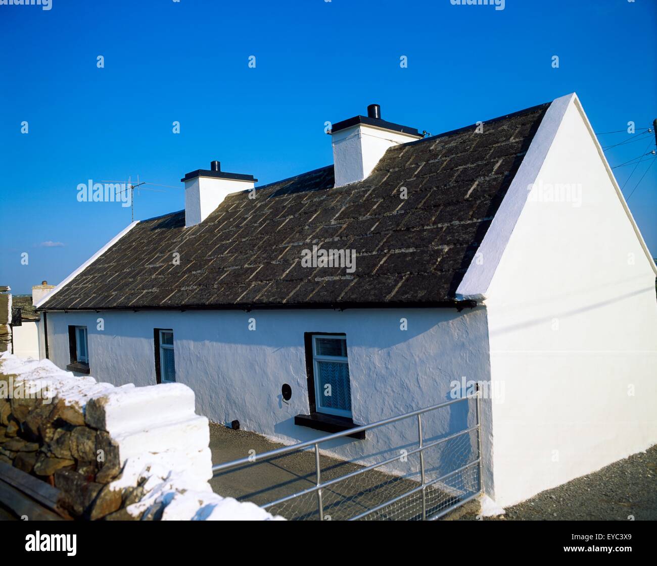 Cottage co clare, ireland hi-res stock photography and images - Alamy