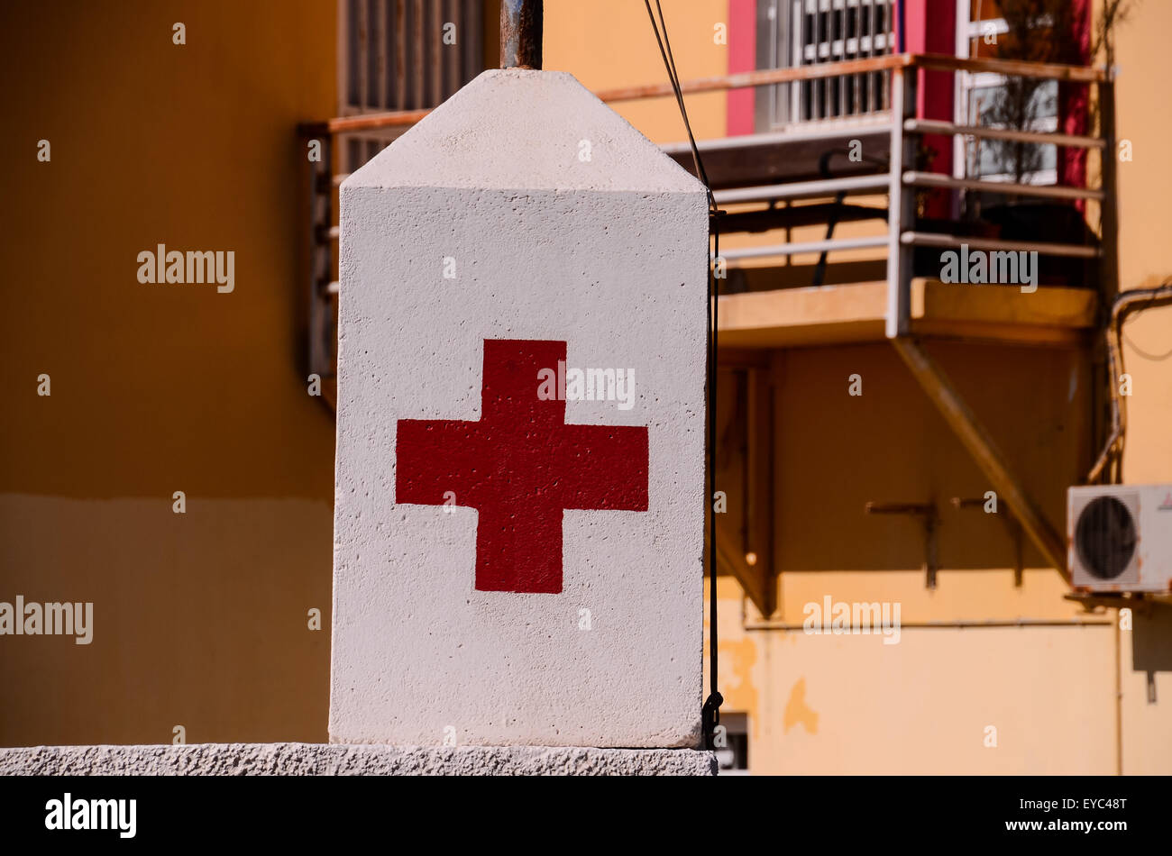 Red Cross Medical Sign Stock Photo - Alamy