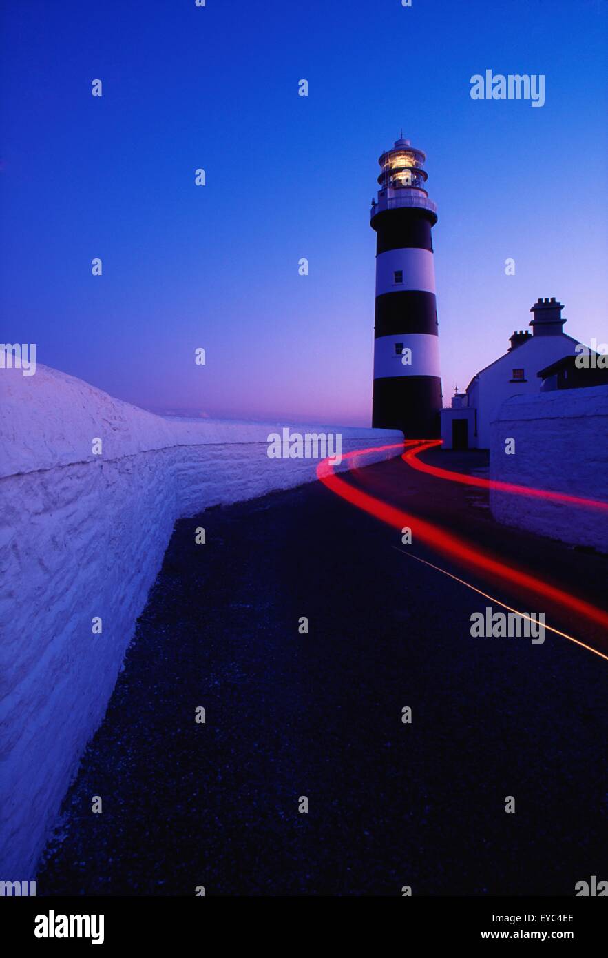 Old head kinsale lighthouse hi-res stock photography and images - Alamy