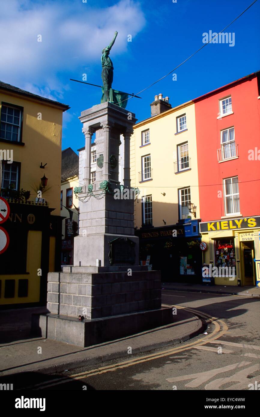 Battle of ross statue hi-res stock photography and images - Alamy