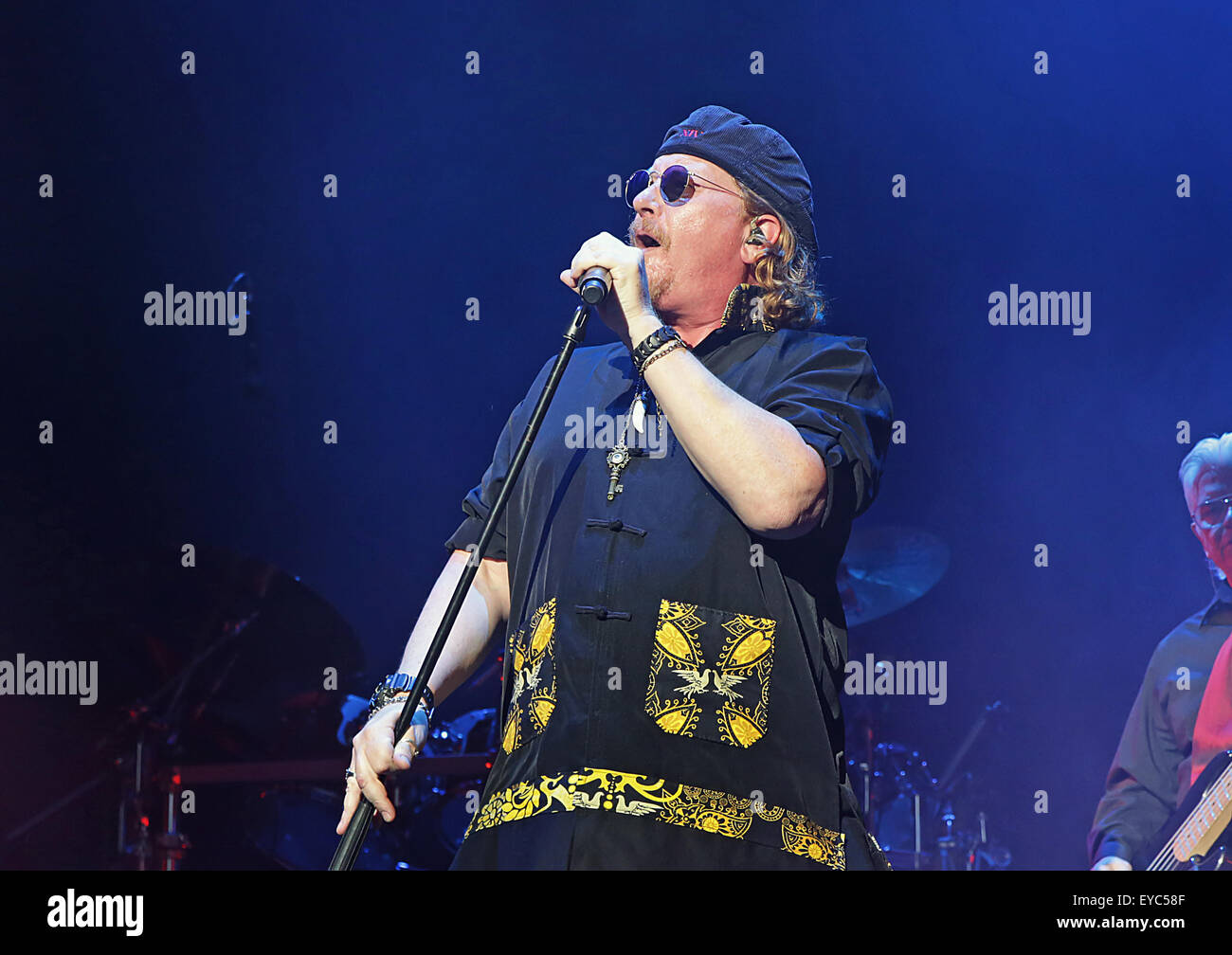 American rock band toto perform hi-res stock photography and images - Alamy