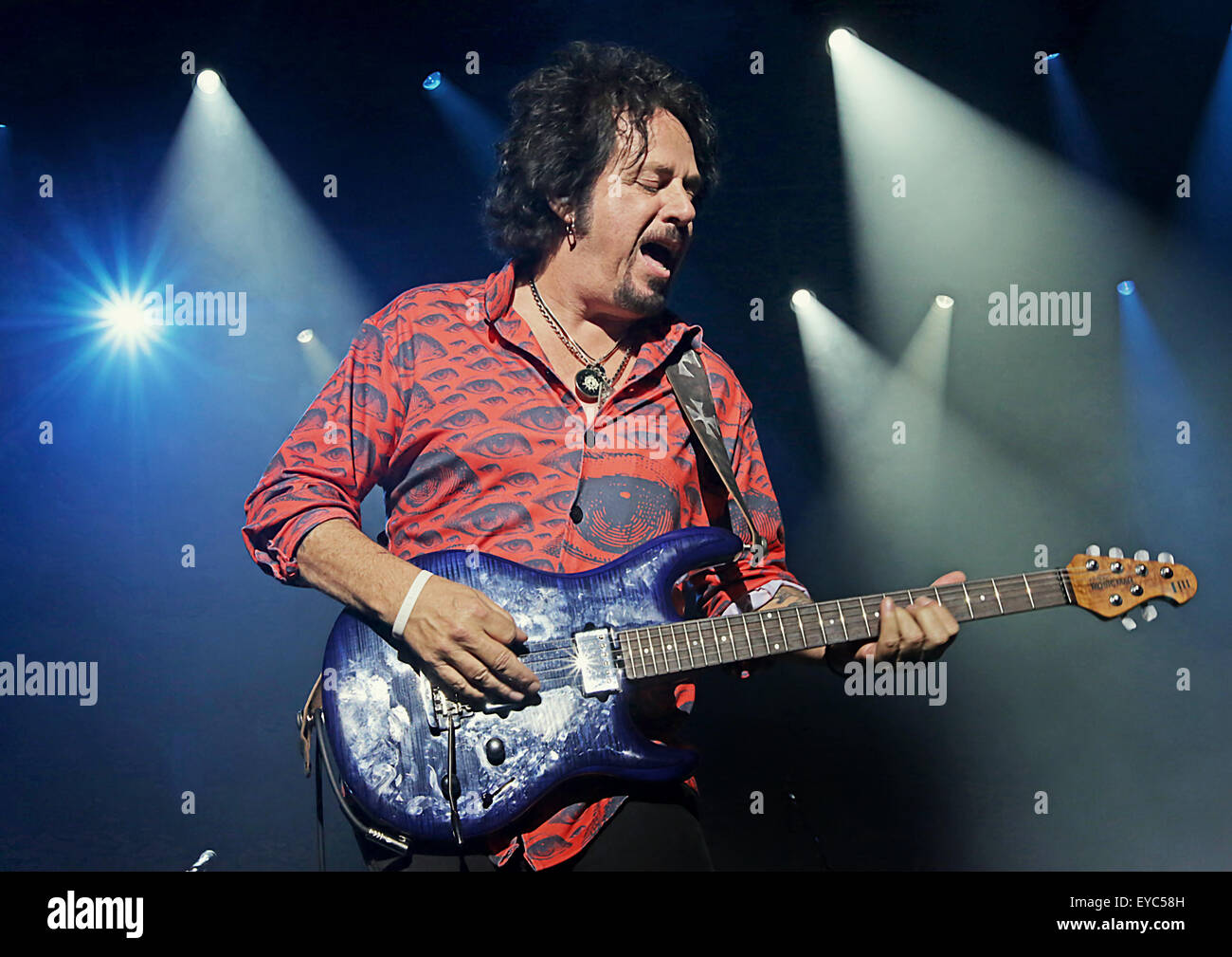 American rock band toto perform hi-res stock photography and images - Alamy