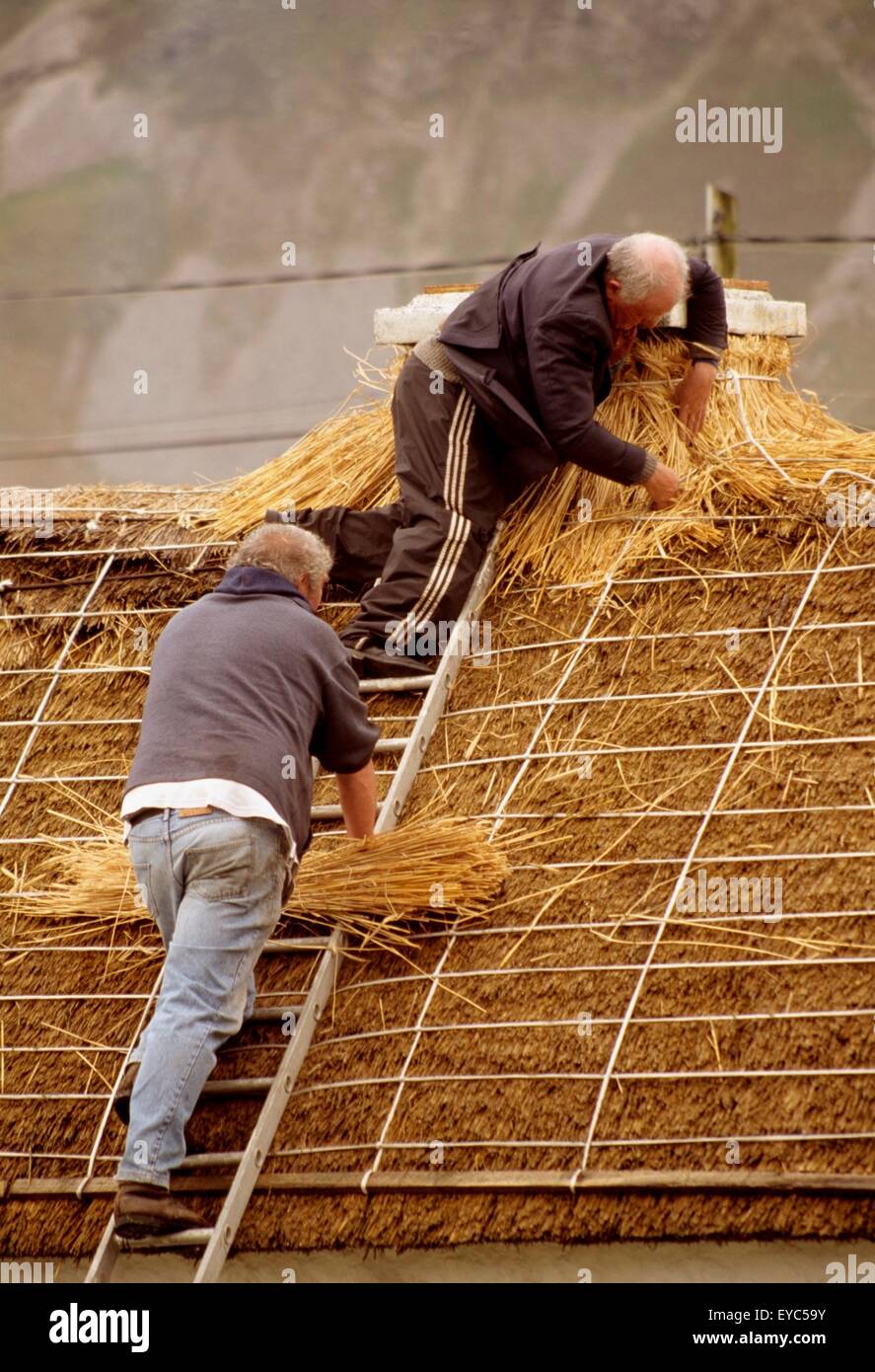 Traditional Thatching Glencolumkillem, Donegal Stock Photo - Alamy