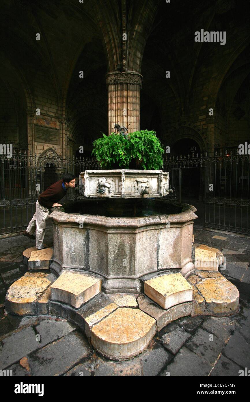 Monument In Historic Building Stock Photo - Alamy