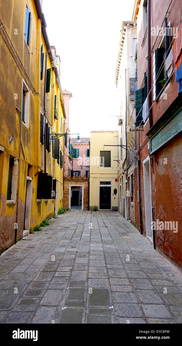Venetian alley venice italy hi-res stock photography and images - Alamy