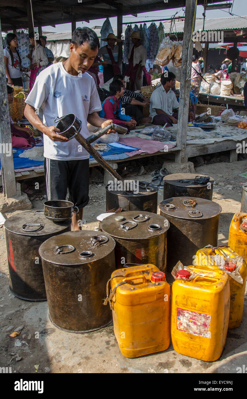 Decanting hi-res stock photography and images - Alamy