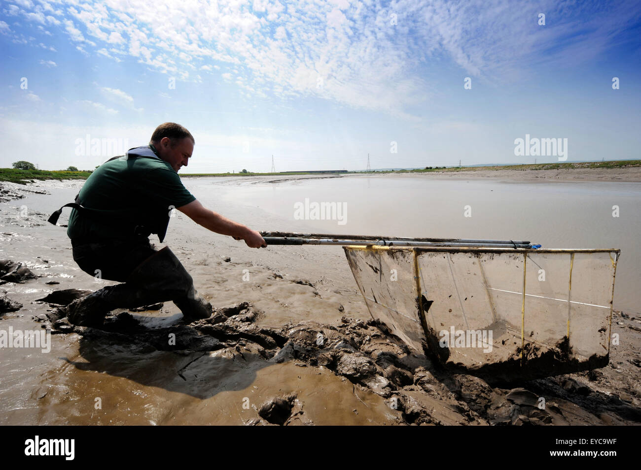Environment Agency Bailiff Richard Dearnley recovers an abandoned ...
