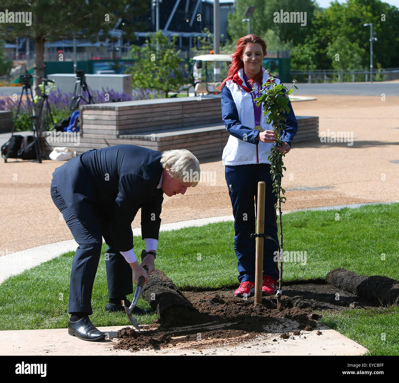 Mayor of London Boris Johnson MP plants the final tree in the Olympic ...