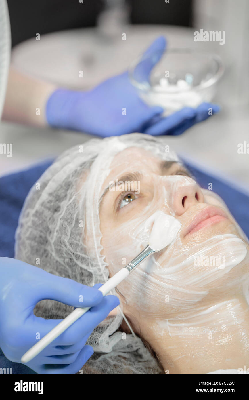 Women getting facial hi-res stock photography and images - Alamy