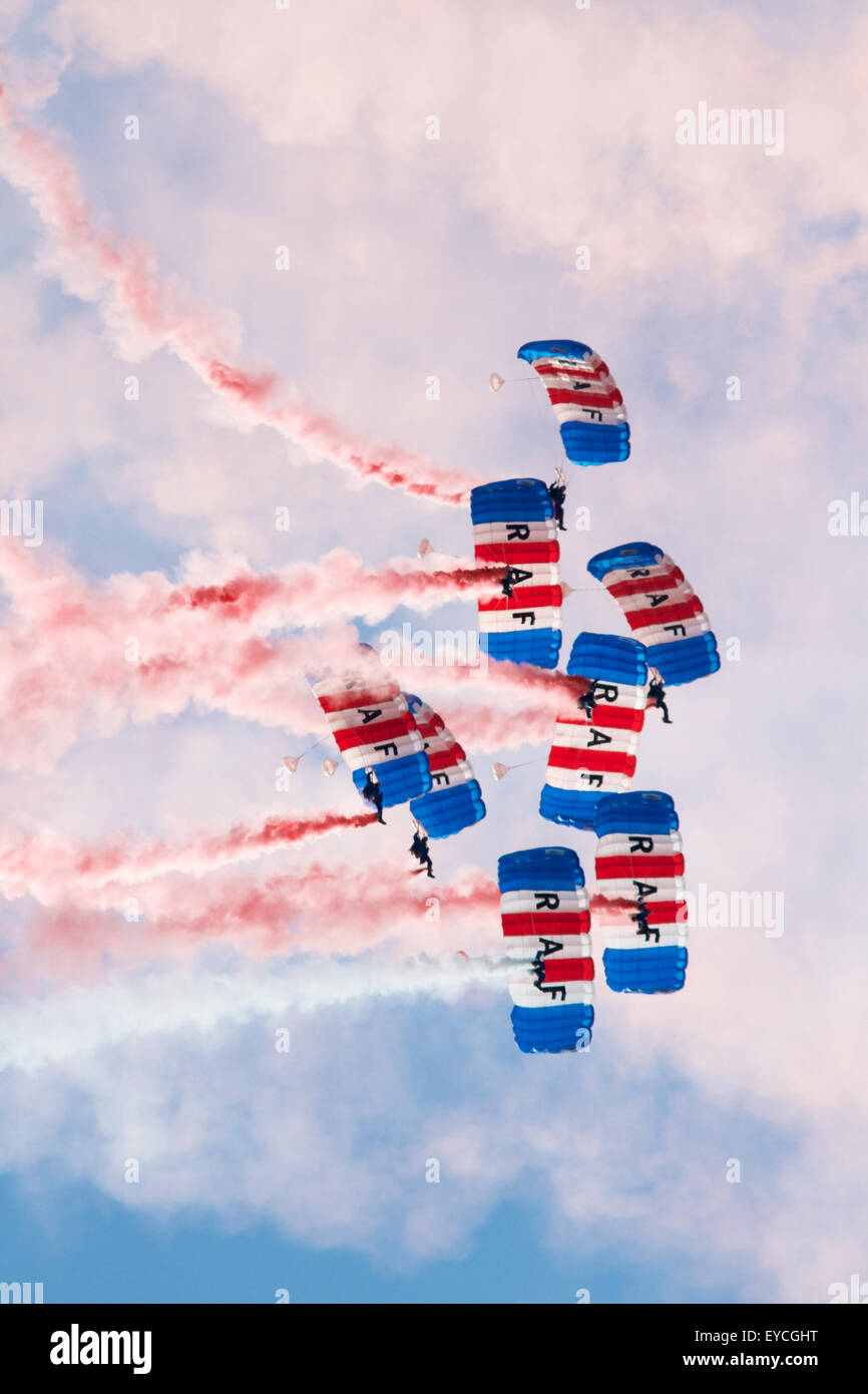 Parachute raf hi-res stock photography and images - Alamy