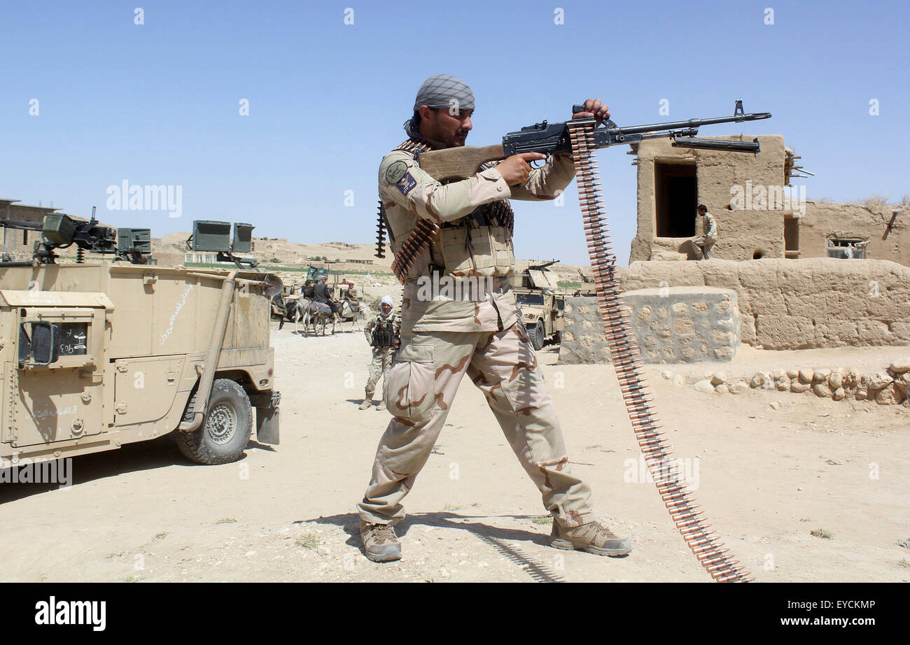 Soldier with machine gun hi-res stock photography and images - Alamy