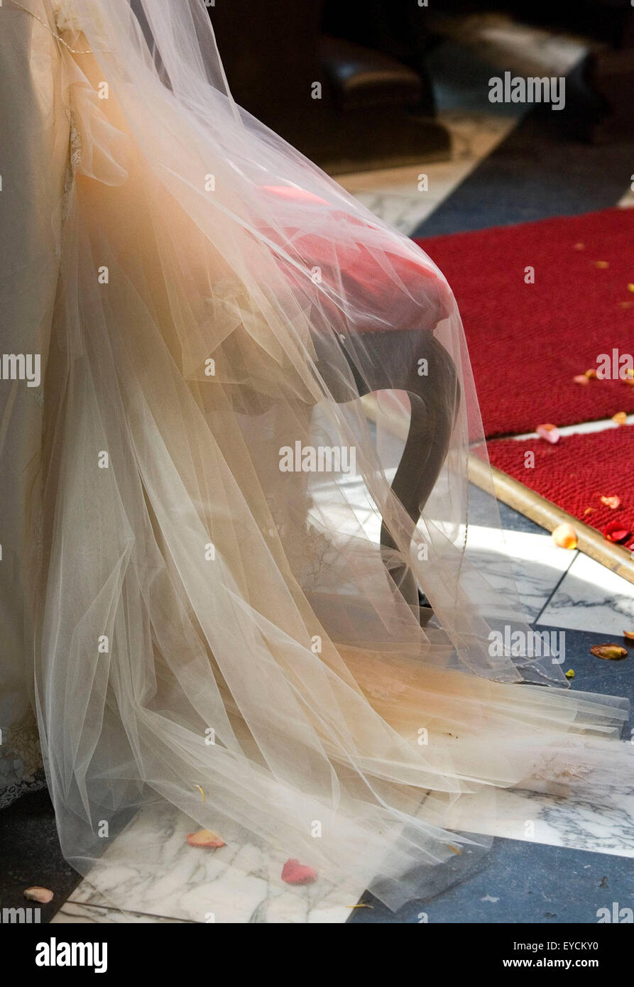 Veil symbolism hi-res stock photography and images - Alamy