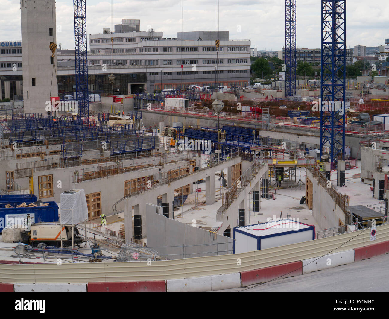 Paris cement building hi-res stock photography and images - Alamy