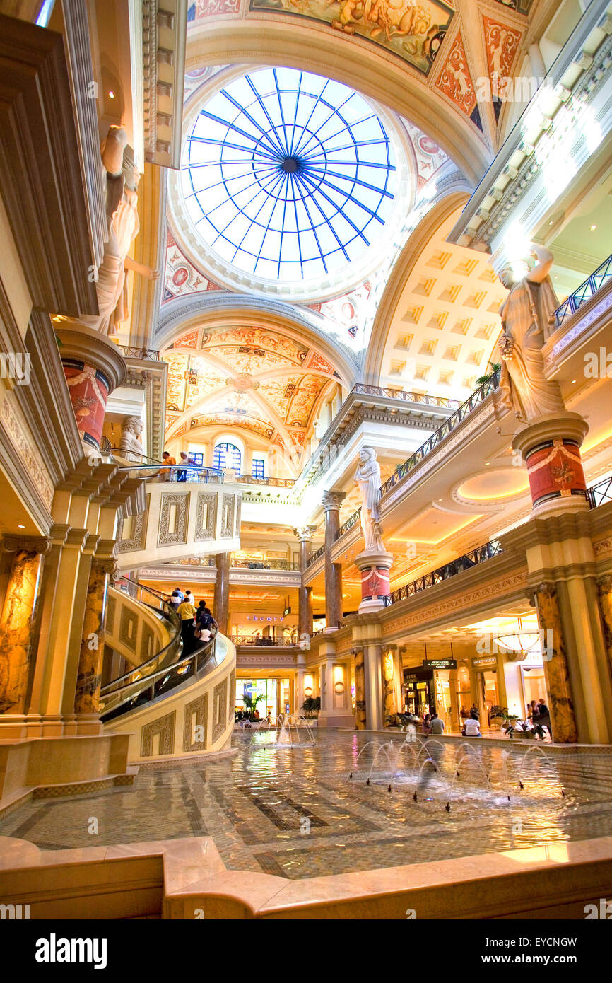 Palatial structures hi-res stock photography and images - Alamy