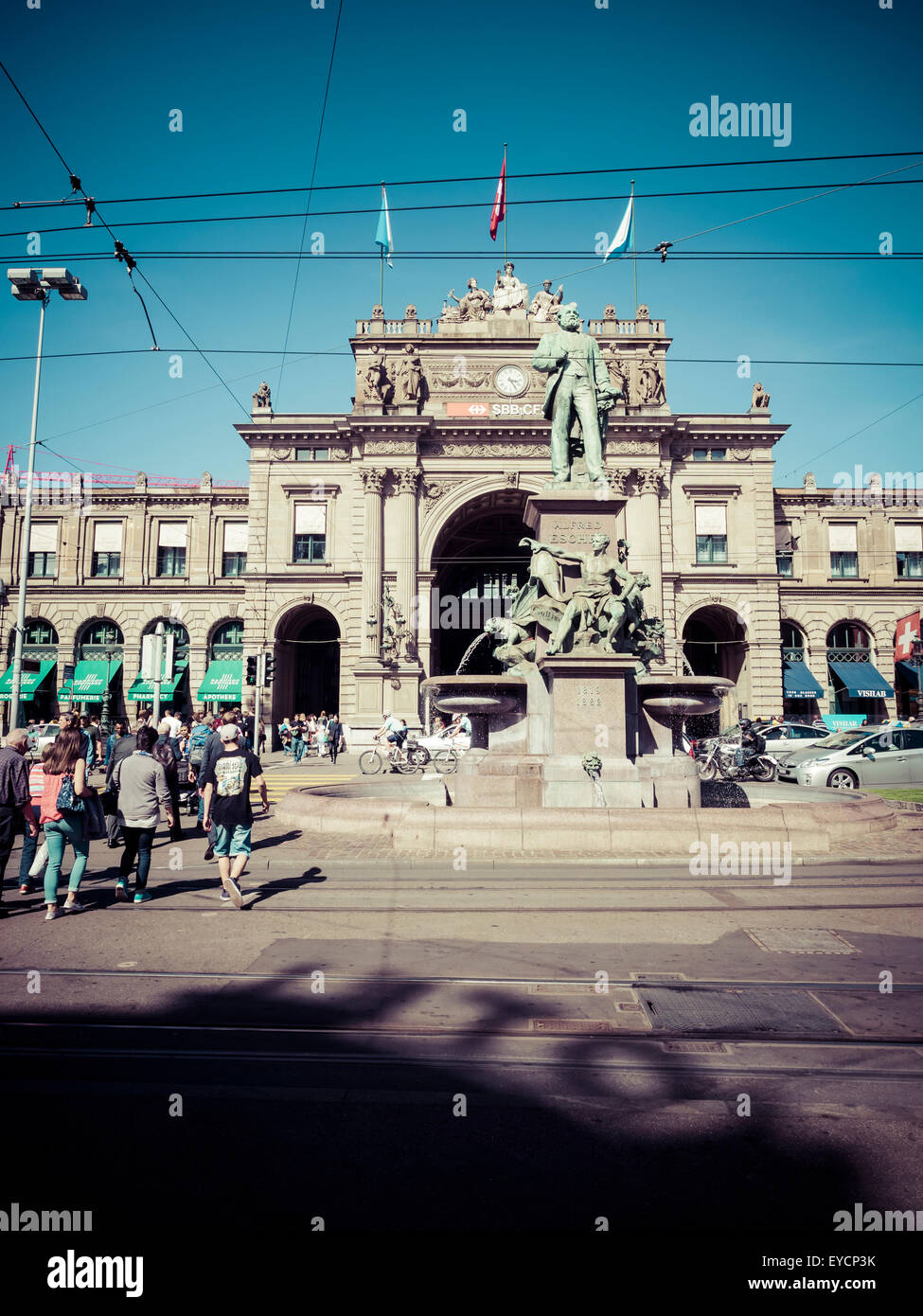 Switzerland, Zurich, View to Main Station, Alfred Escher statue Stock ...